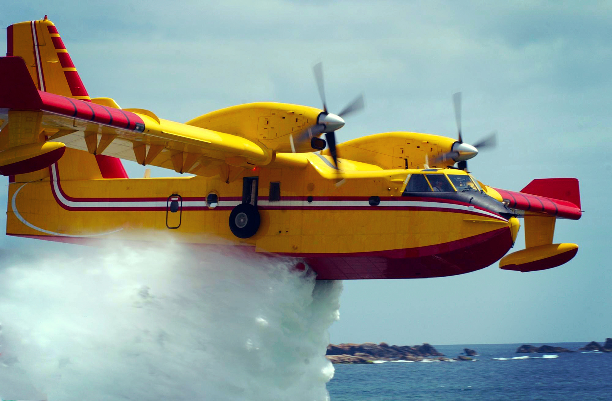 Everything That You Need To Know About The Canadair CL 415 Everything That You Need To Know About The Canadair CL 415