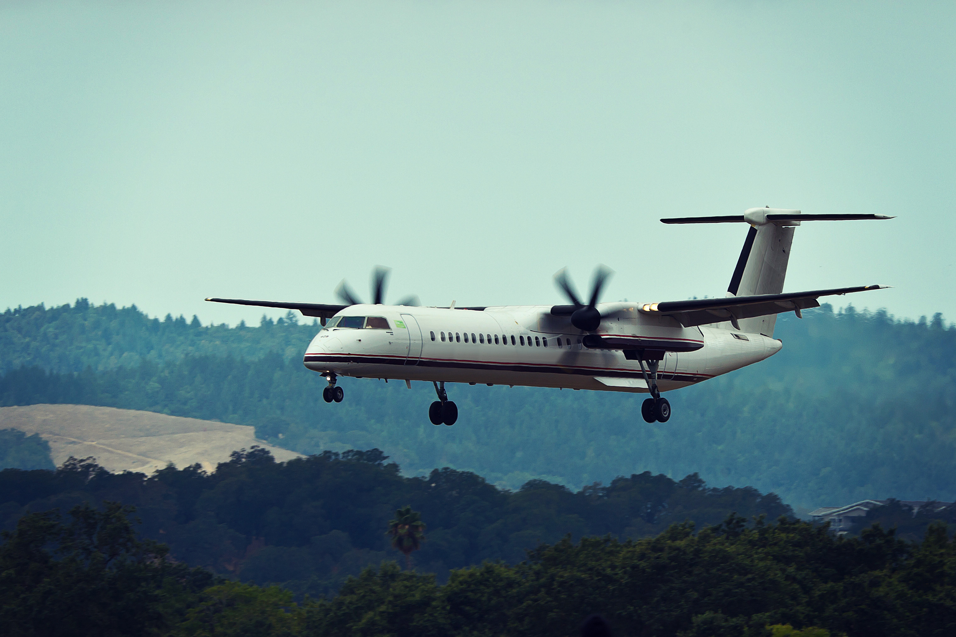 WinAir Presents The Complete Guide To The Dash 8 Aircraft